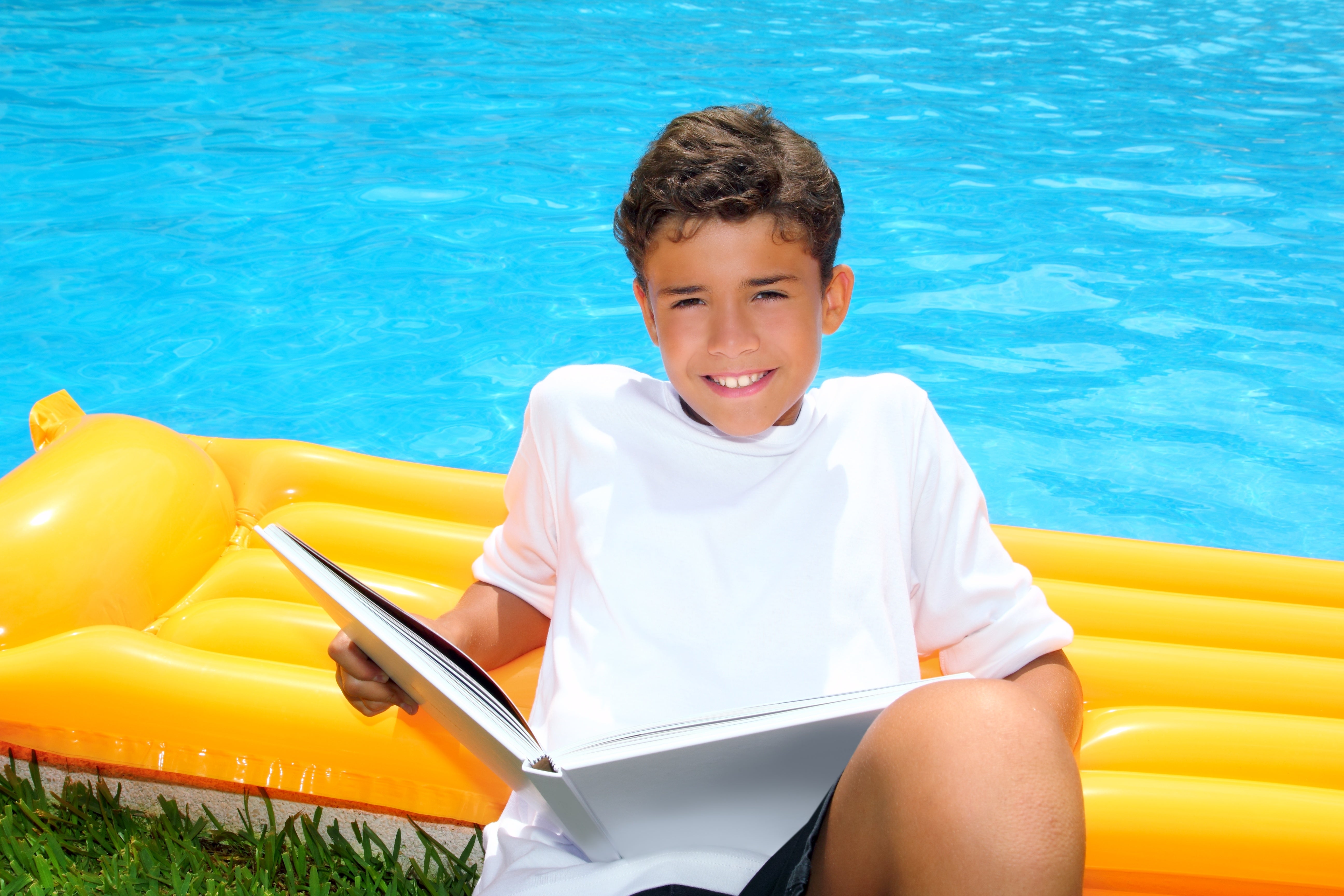 Balancing Pool Time and Homework: Tips for Busy Families – PoolHK.com